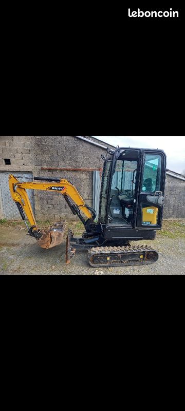 Mini pelle 2t - BTP - Chantier gros-oeuvre