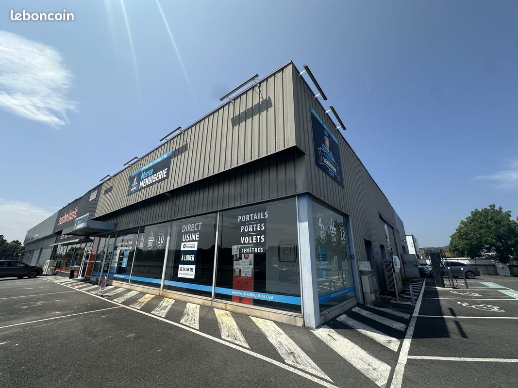 Local 300 m² Marsac-sur-l'Isle - Bureaux & Commerces