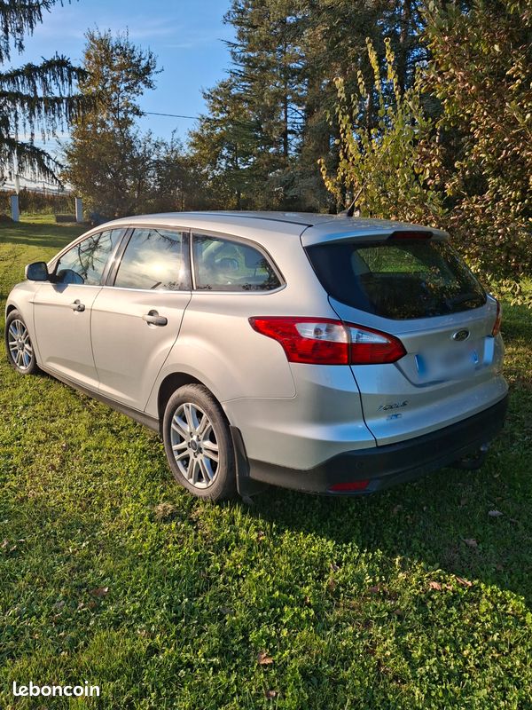 Idéal comme utilitaire ford focus sw - Utilitaires