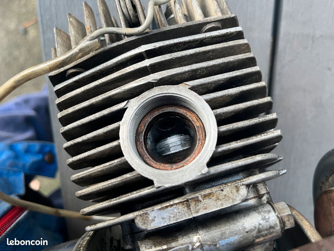 Moteur mobylette Motobécane AV7 - Motos