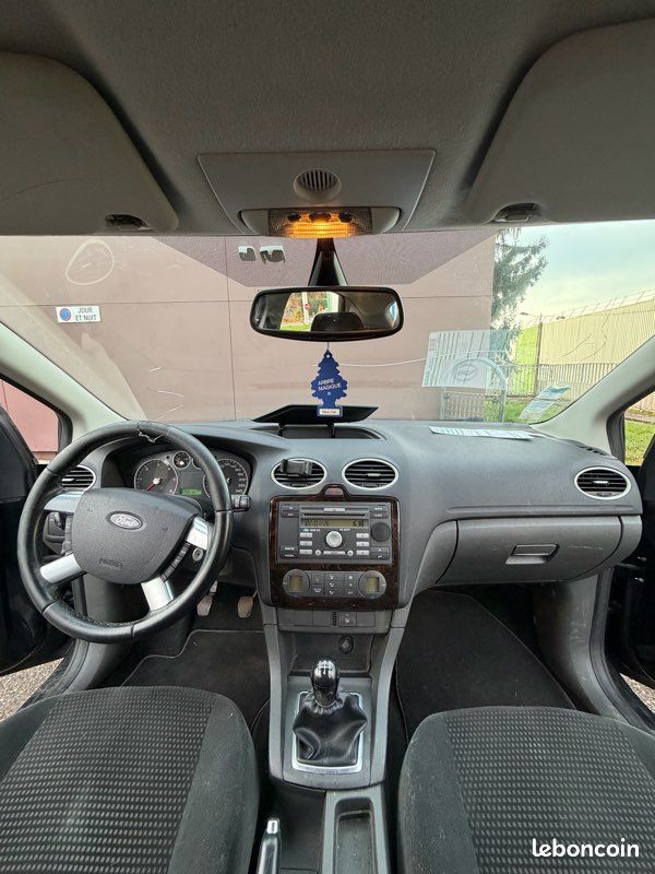 Ford FOCUS - Voitures
