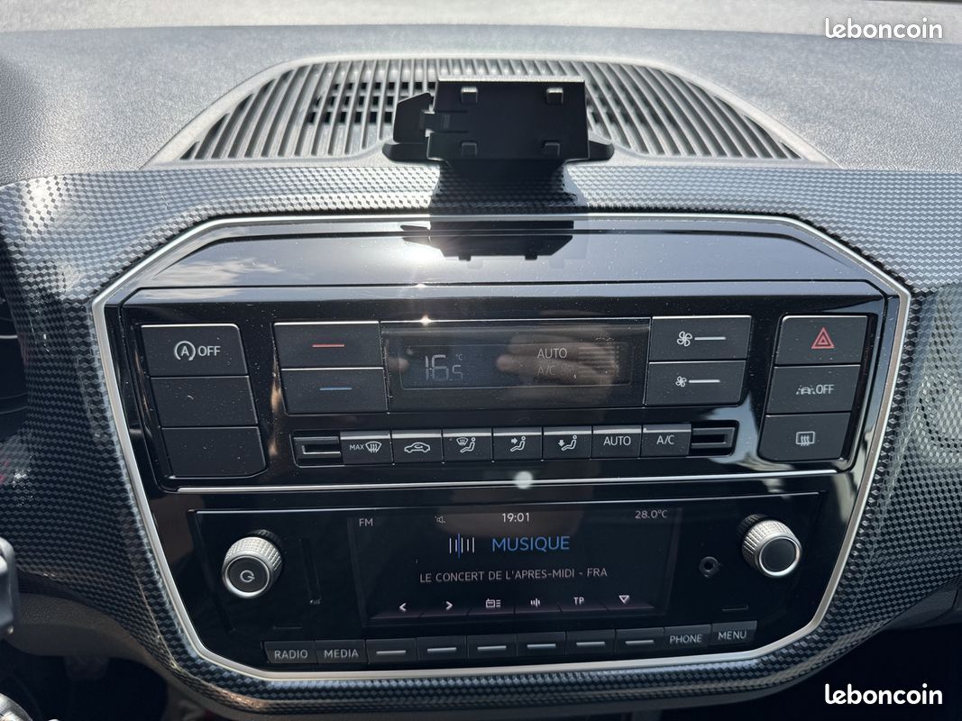 UP 1.0 60 BlueMotion Technology Lounge *CAMERA* 5portes* 2020 - Voitures