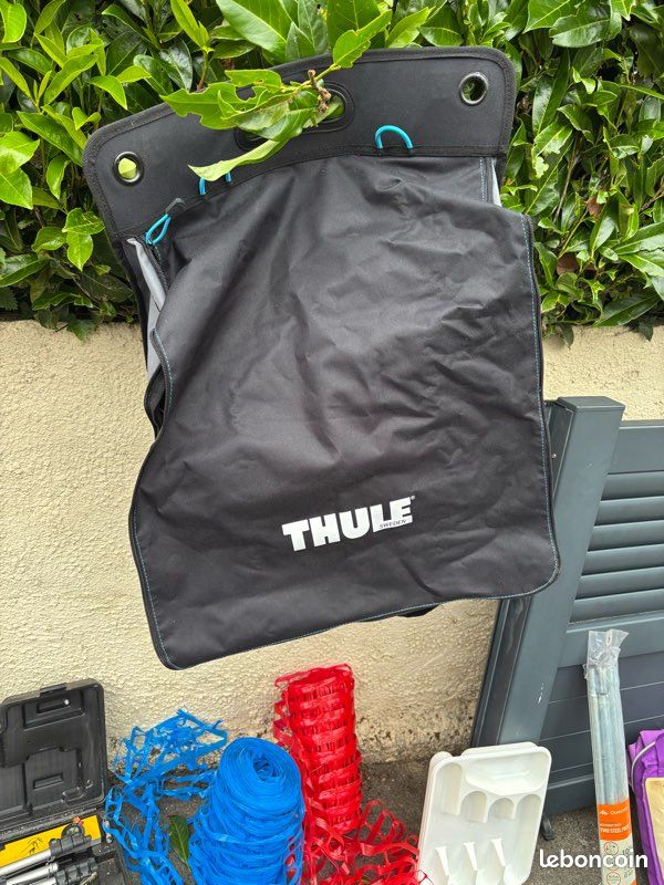 Range chaussures THULE pour soute camping car - Équipement caravaning
