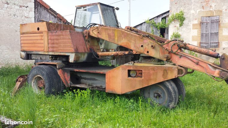 Pelle poclain d'occasion - BTP - Chantier gros-oeuvre - leboncoin