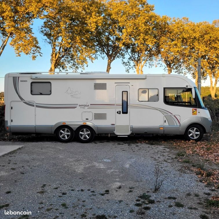 Rapido 10001 camping car integral poids lourd - Caravaning