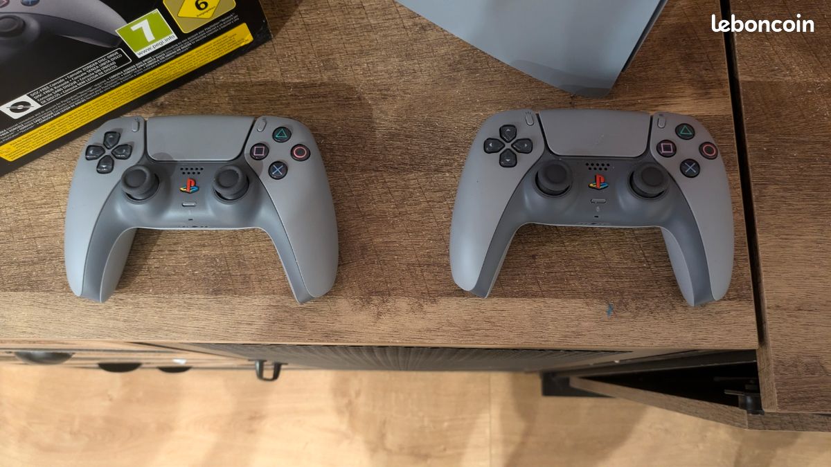 Ps5 30th anniversary + 2 manettes 30th anniversary - Consoles
