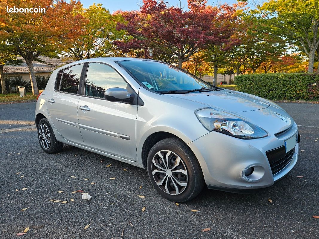 Clio III (2) 1.5 DCI 90 NIGHT&DAY 5P ECO2 - Voitures