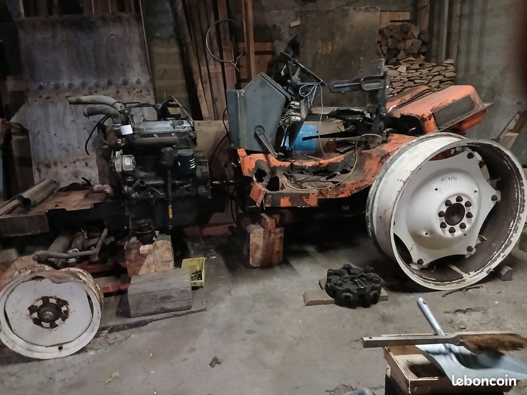 Tracteur fiat 580 pour piece - Matériel agricole