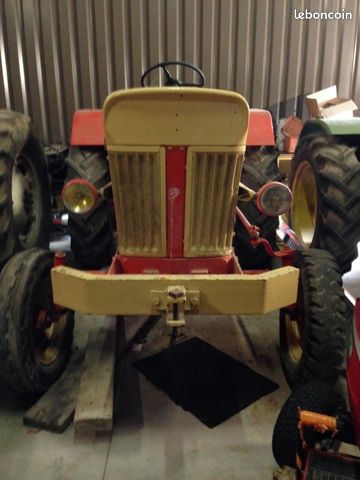 Tracteur agricole à saisir - Tracteurs