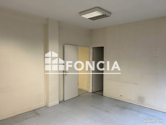 Local bureaux 87 m² - Bureaux & Commerces