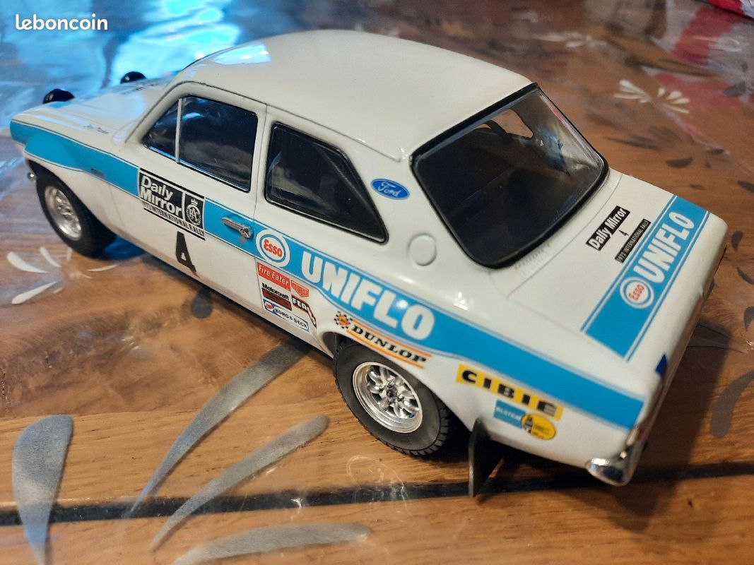 Ford escort rs 1600 mk1 - n°4 vainqueur rac rally 1972 - 1/18 - Collection