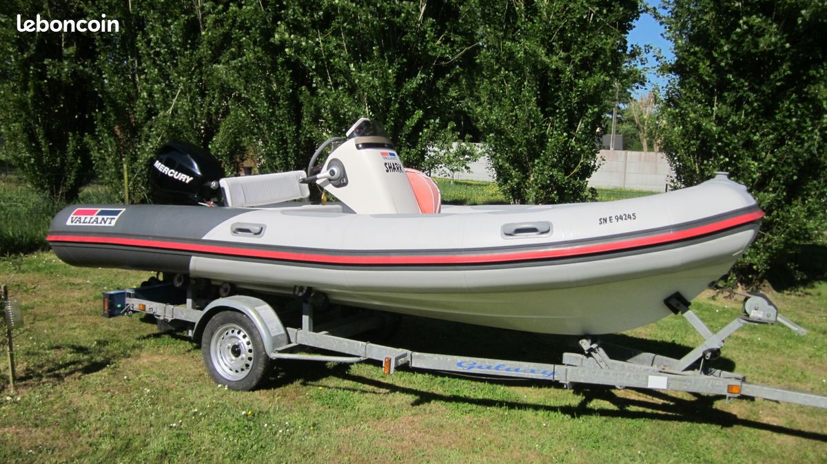Bateau - semi - rigide . Valiant 500 40 cv - Nautisme