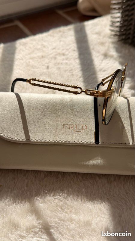 Lunette Fred plus verres neuf rouge - Accessoires & Bagagerie