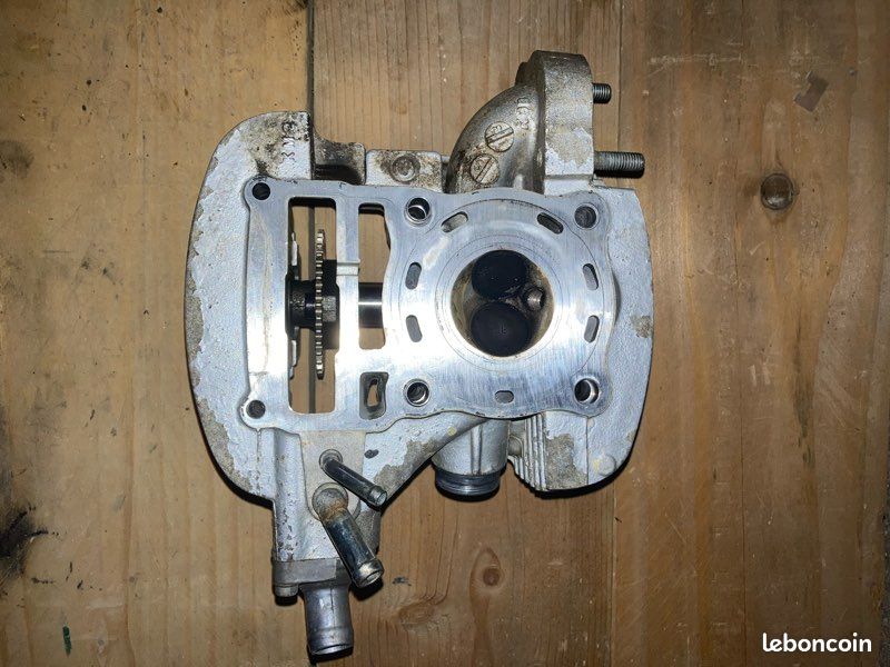 Culasse arrière complète varadero 125 - Équipement moto