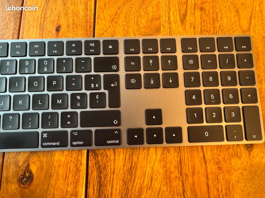 Clavier Apple Black Magic Keyboard – Sans fil Bluetooth – AZERTY – Pavé ...