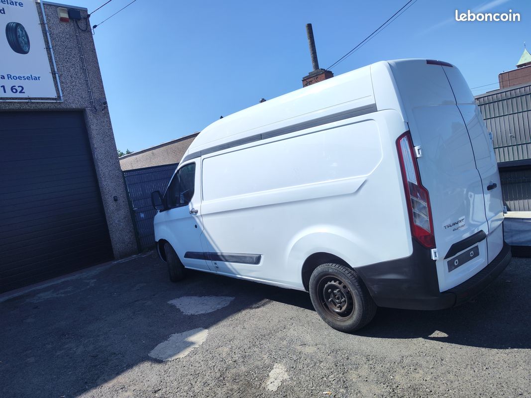 Ford transit costume - Utilitaires