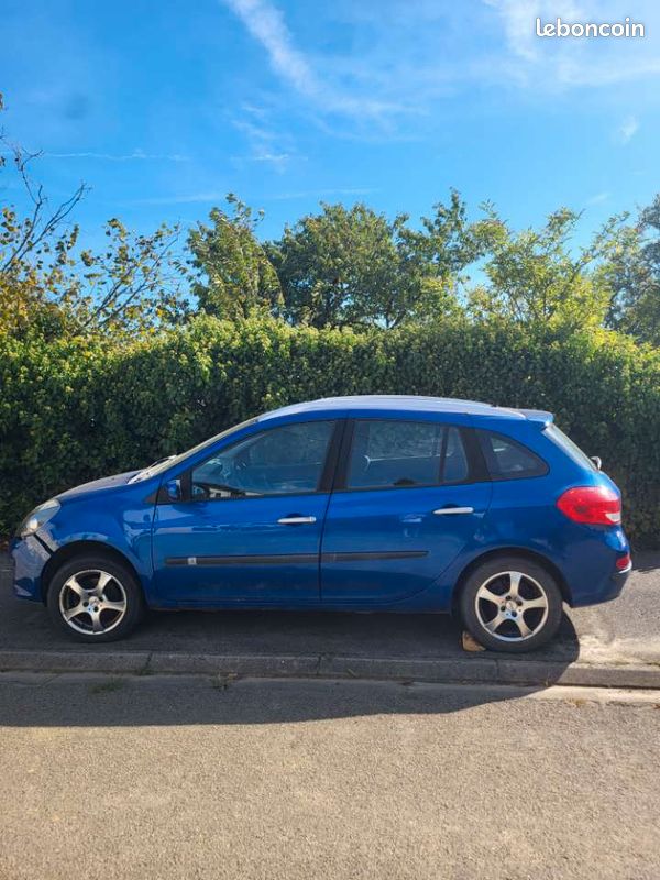 Clio Renault 3 break - Voitures