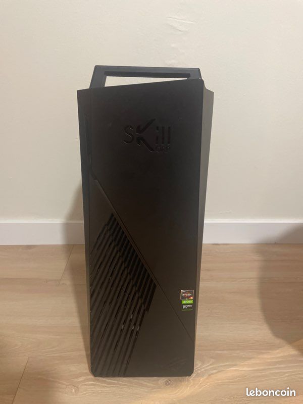 PC Gamer SKILLKORP SK16-R51650S W11G - Ordinateurs