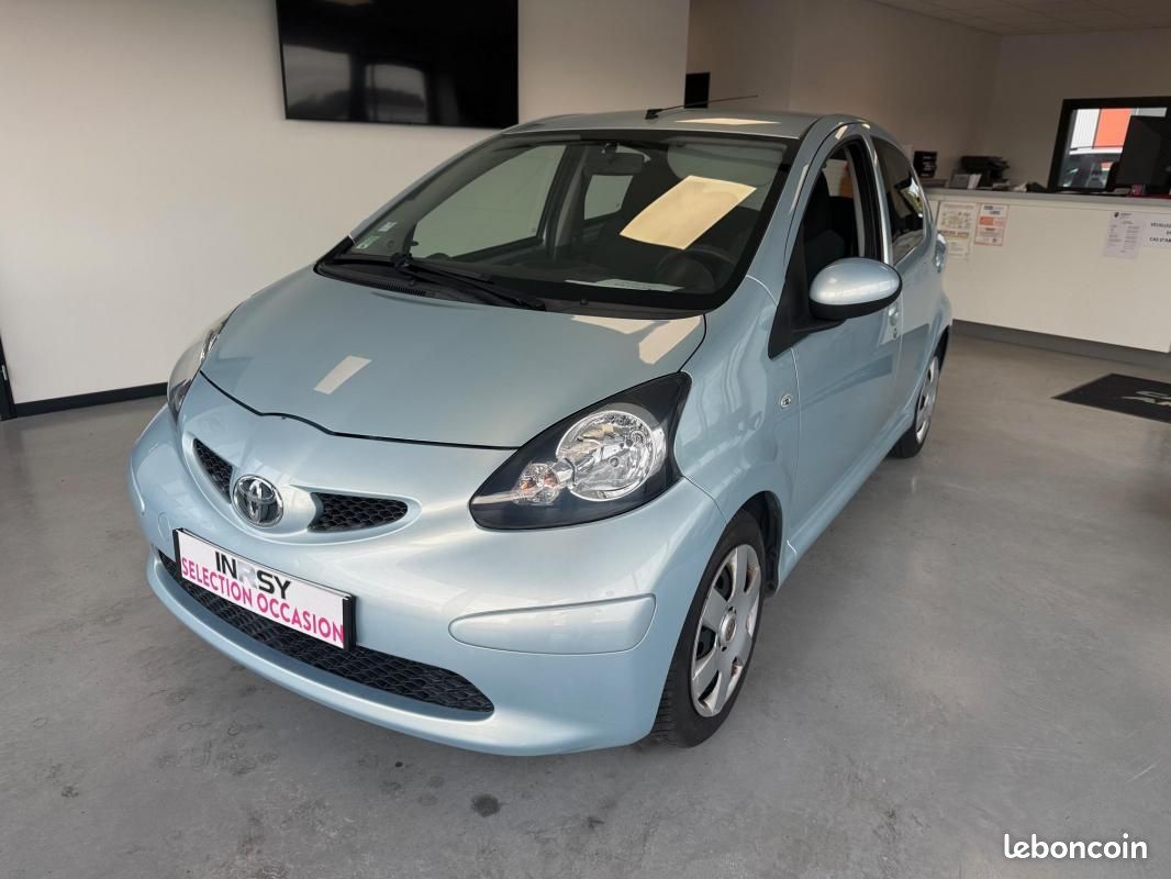 Toyota Aygo 1.0L VVTI 70 - Voitures