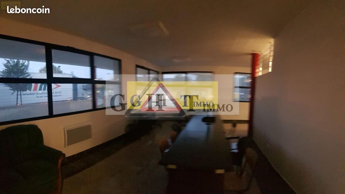 Local bureaux 1 050 m² - Bureaux & Commerces