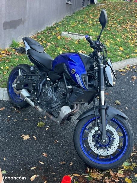 Yamaha MT07 A2 - Motos