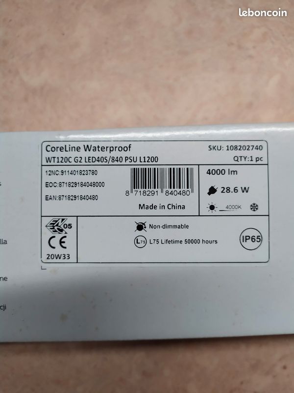 Réglettes Philips Coreline waterproof - Bricolage