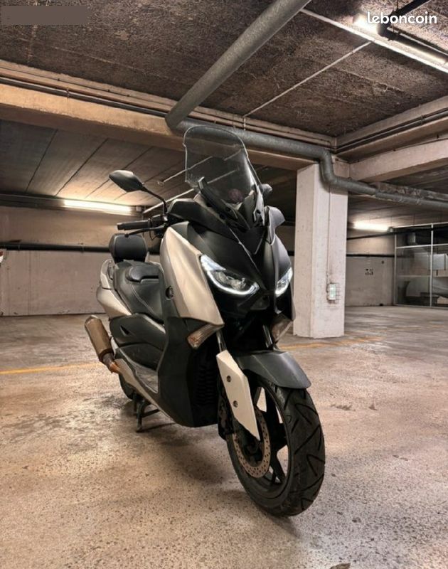 YAMAHA XMAX 125 2019 critair 1 + AKRAPOVIC - Motos