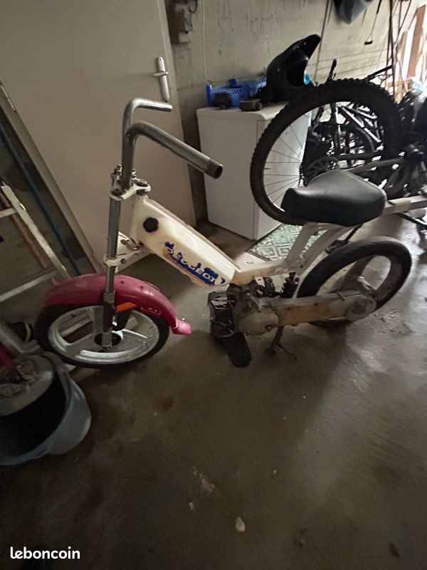 Mobylette Peugeot fox - Motos