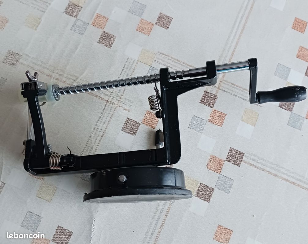 Éplucheur de pommes - Électroménager