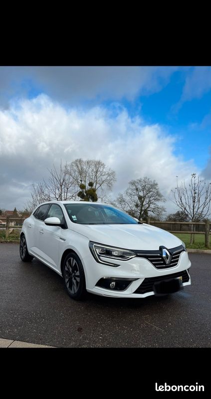 Renault Megane 4 berline blue dci - Voitures