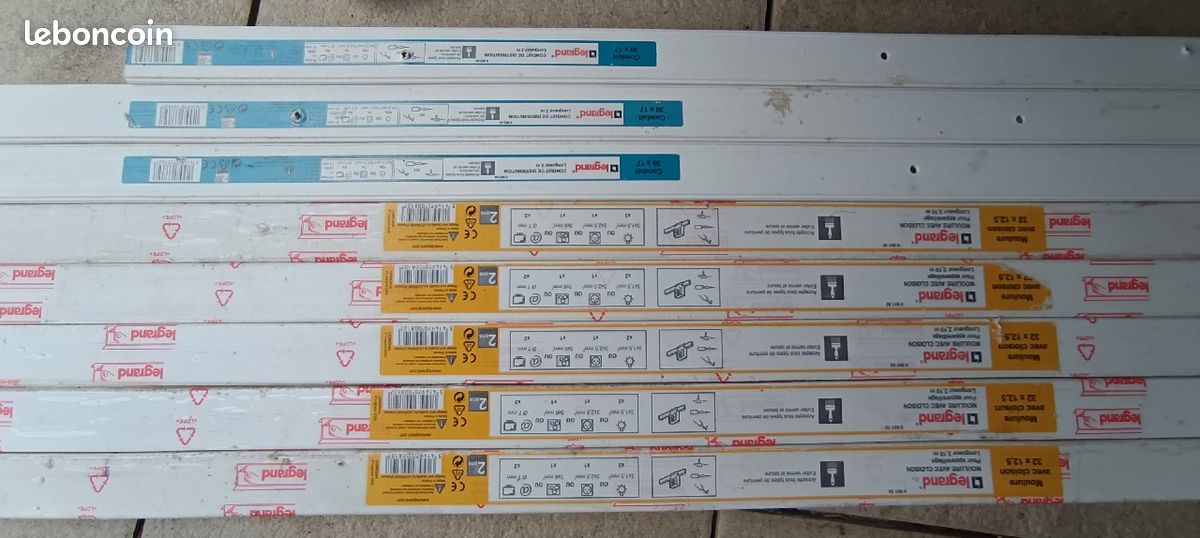 Lot de moulures avec cloisons Legrand - Bricolage