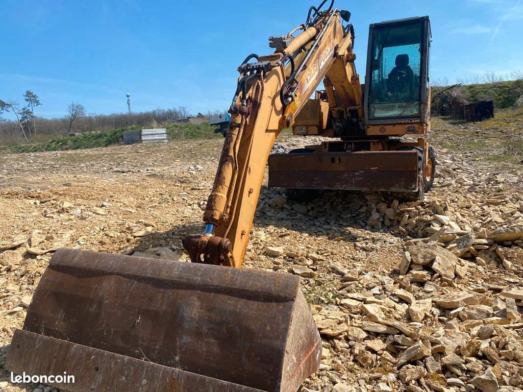 Vend pelle poclain case - BTP - Chantier gros-oeuvre