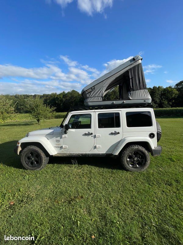 Jeep Wrangler unlimited édition Sahara - Voitures