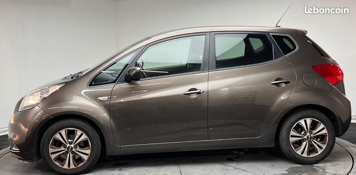 Kia Venga 1.4 90 ch ISG Active - Suivi Kia 1er main - Voitures