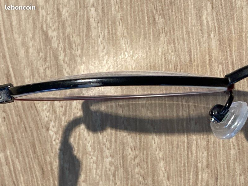 Lunettes de vue femme de la marque John Lennon, ronde rouge et noire ...