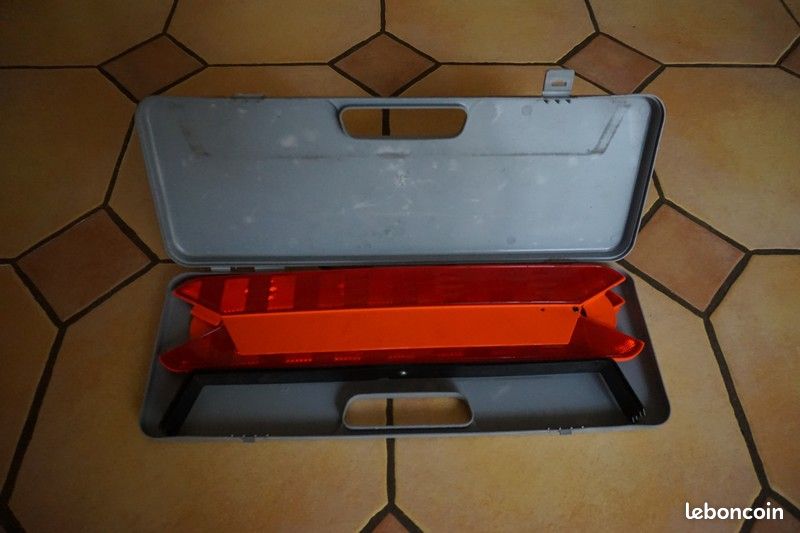 Triangle voiture - Équipement auto