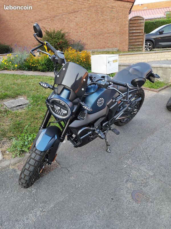 Zontes scambler X - Motos