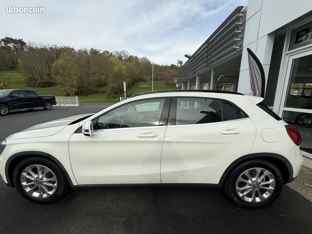 MERCEDES GLA 180 CDI Inspiration - Voitures