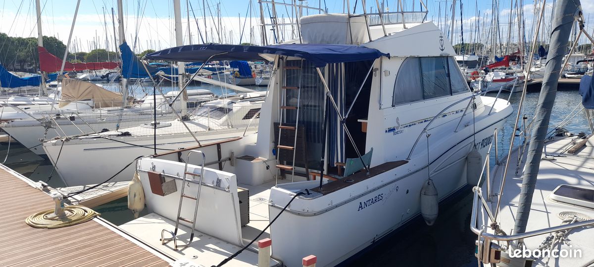 Beneteau antares serie 9 m avec place de port a port camargue - Nautisme
