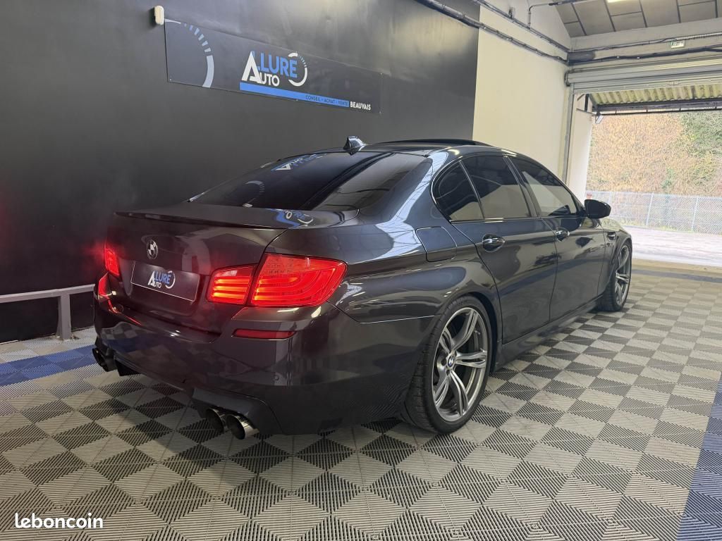 BMW M5 F10 4.4 V8 560ch (Caméra 360° / Toit Ouvrant / Affichage Tête ...