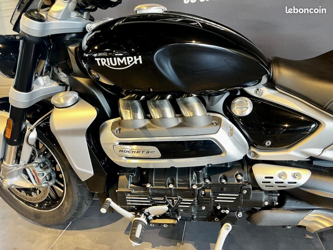 Triumph ROCKET 3 GT 2500 cm3 - Motos