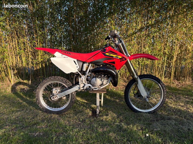 85 cr 2005 - Motos