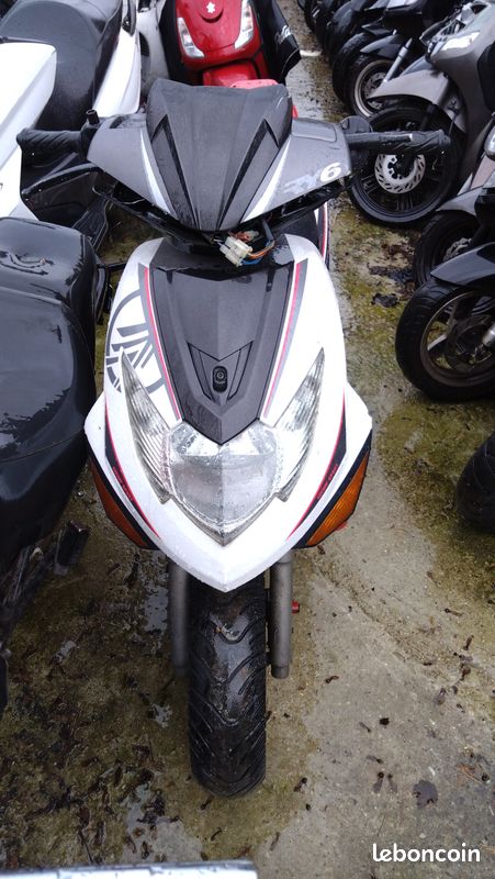 Keeway RY6 50 2T pour pièces ou à refaire - Motos