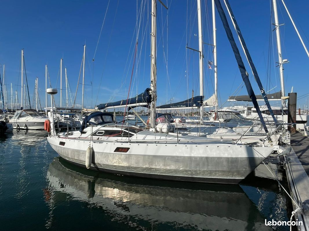 Voilier OVNI 32 moteur électrique - Nautisme