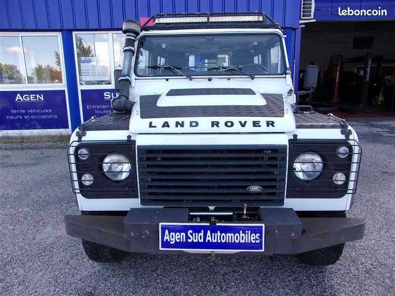 Land Rover Defender 2.4L 90SW TD4 122CV EQUIPÉ AVENTURE - Utilitaires