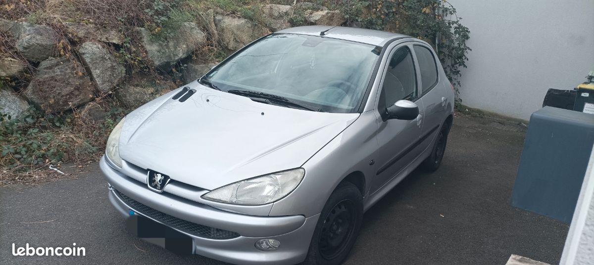 Peugeot 206 - Voitures
