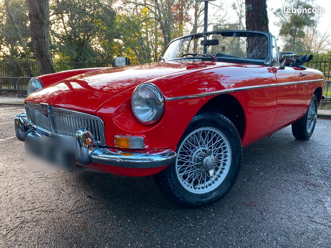 MGB ROADSTER complètement restaurée - Voitures
