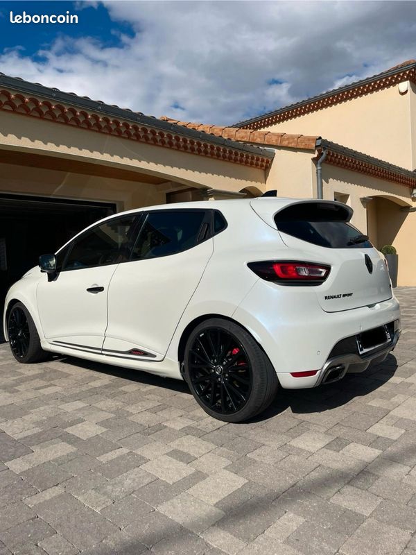 Clio 4 rs trophy - Voitures