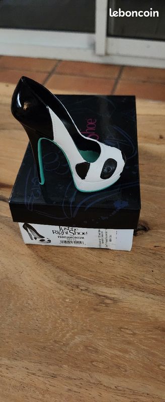 Bibelot Collection Just the right shoe - Collection