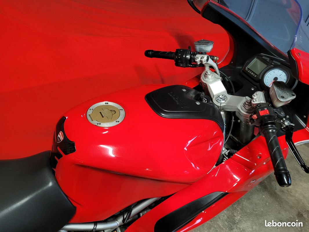 Ducati ST3 - Motos